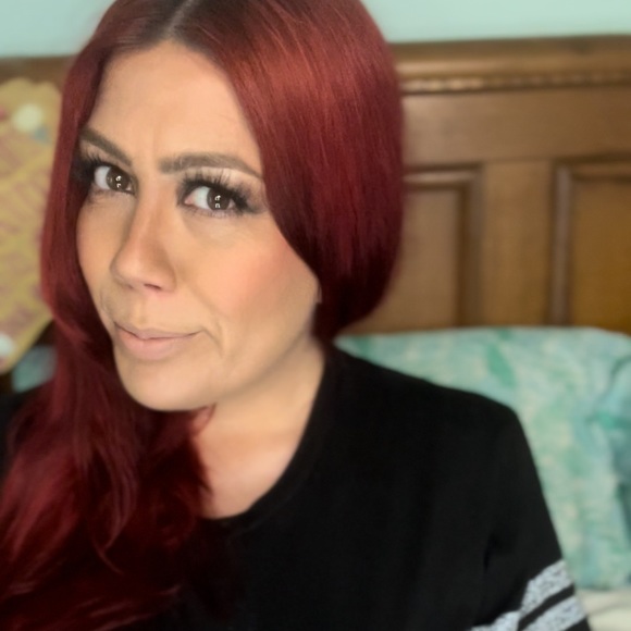 Holly's Closet (@holly_foley) | Poshmark